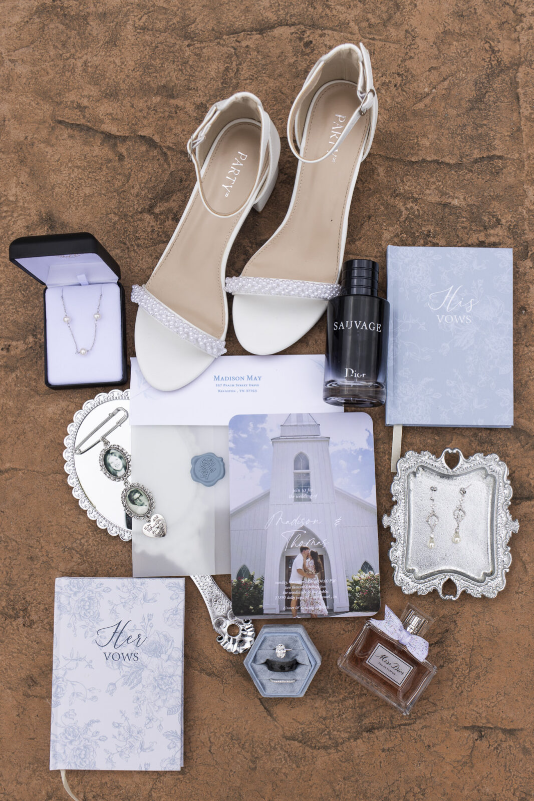 A Winter Wonderland Celebration at a Howe Farms Wedding Venue - L ...